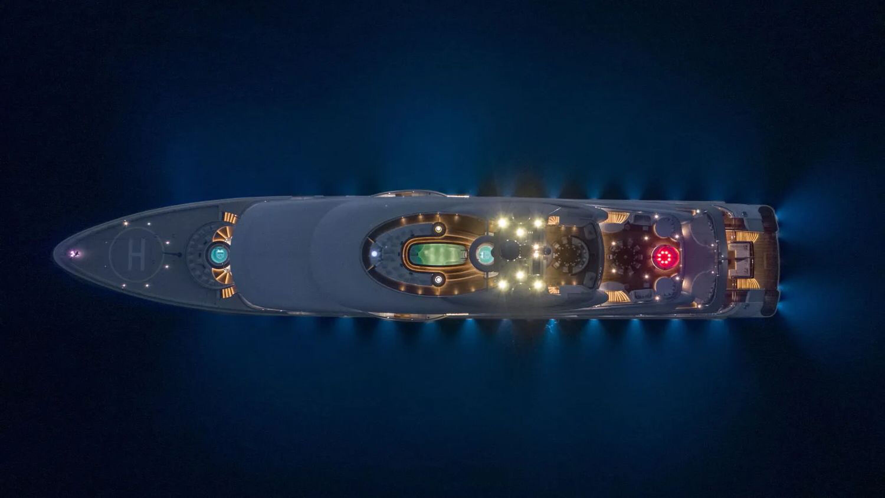 Op dit Lürssen jacht vierde Jennifer Lopez haar 52e verjaardag - Pure Luxe