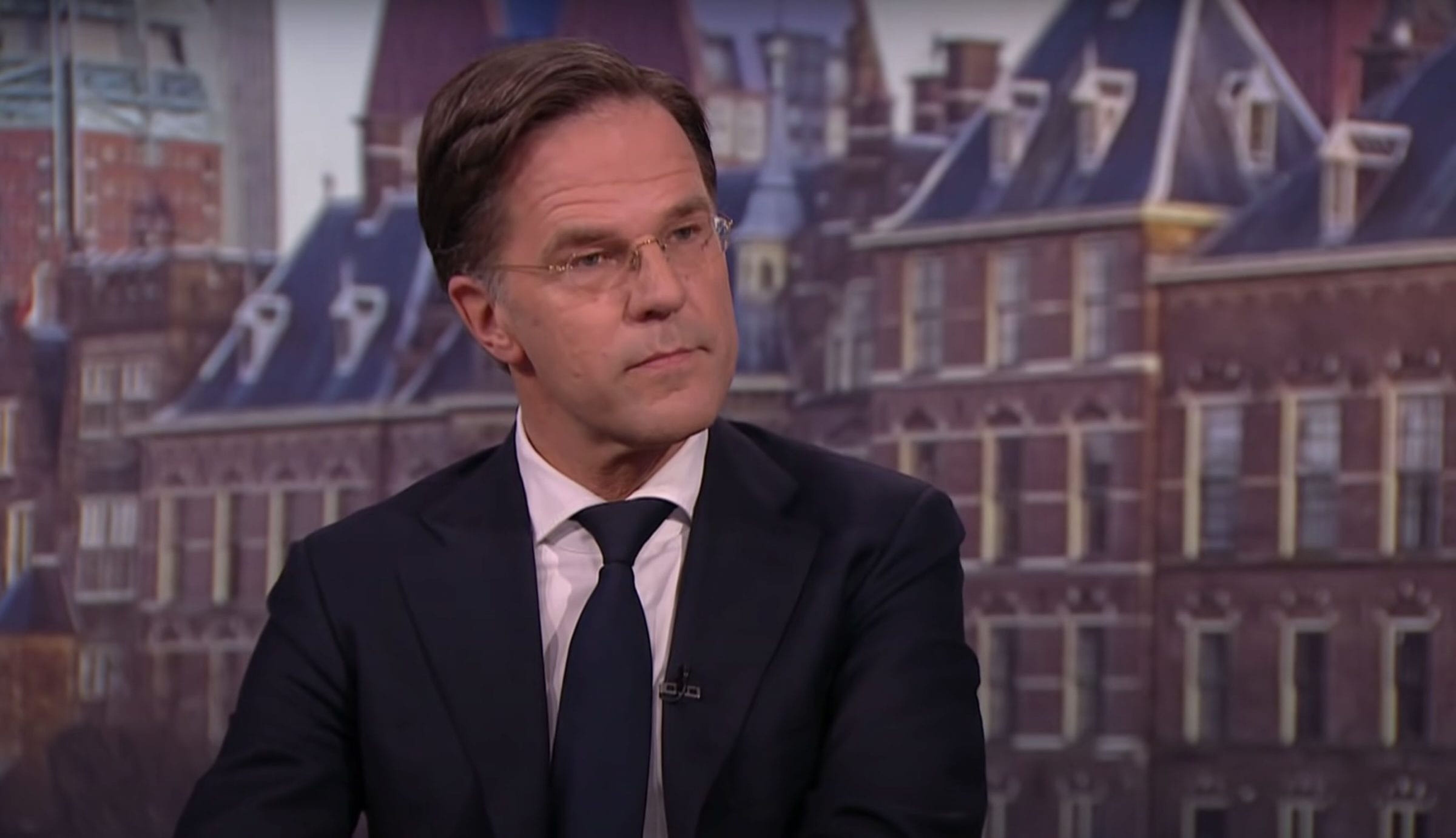 Dit riante salaris strijkt Mark Rutte op als baas van de NAVO