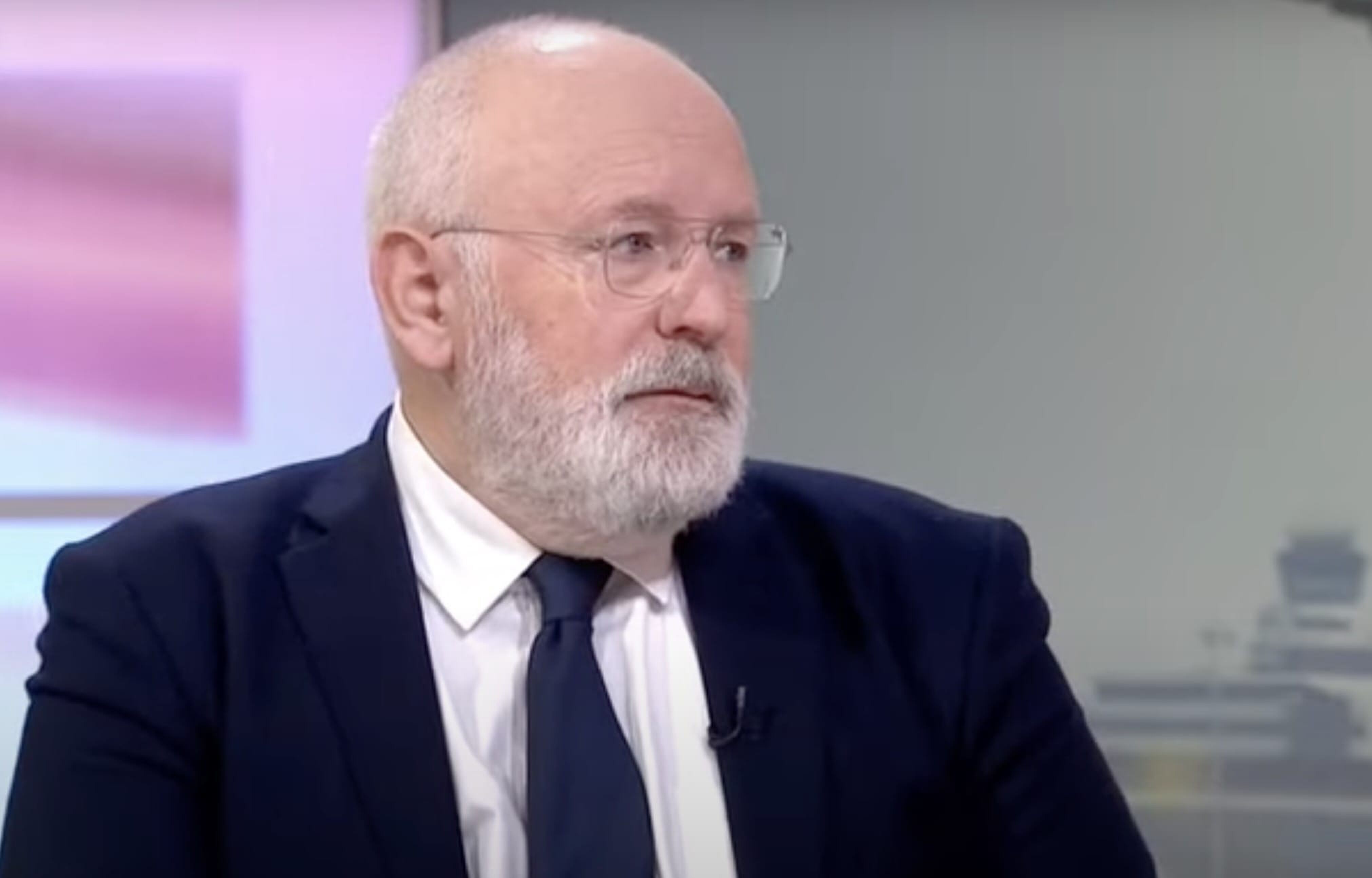 Dit is het salaris en vermogen van Frans Timmermans