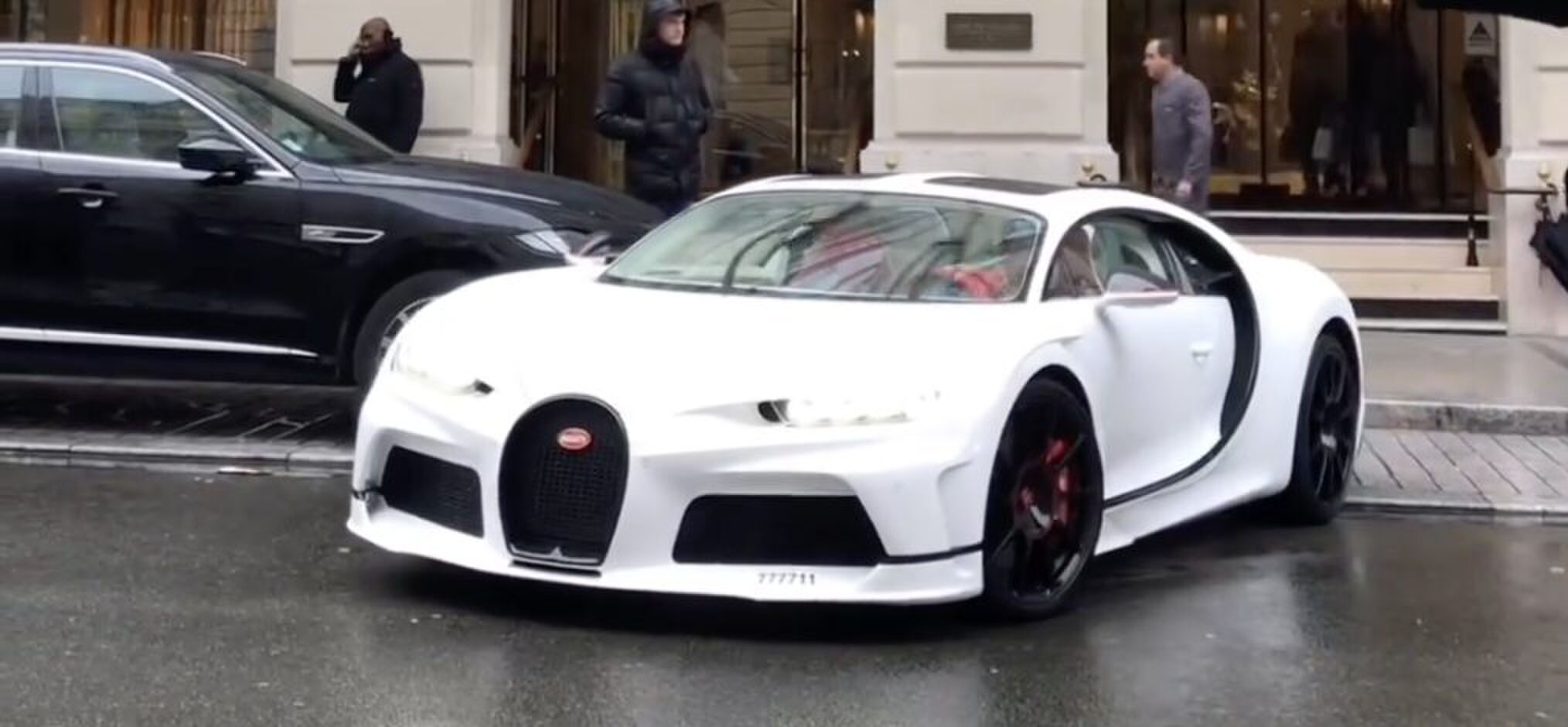 President van Paris Saint-Germain gespot in Bugatti Chiron van $ 7 miljoen