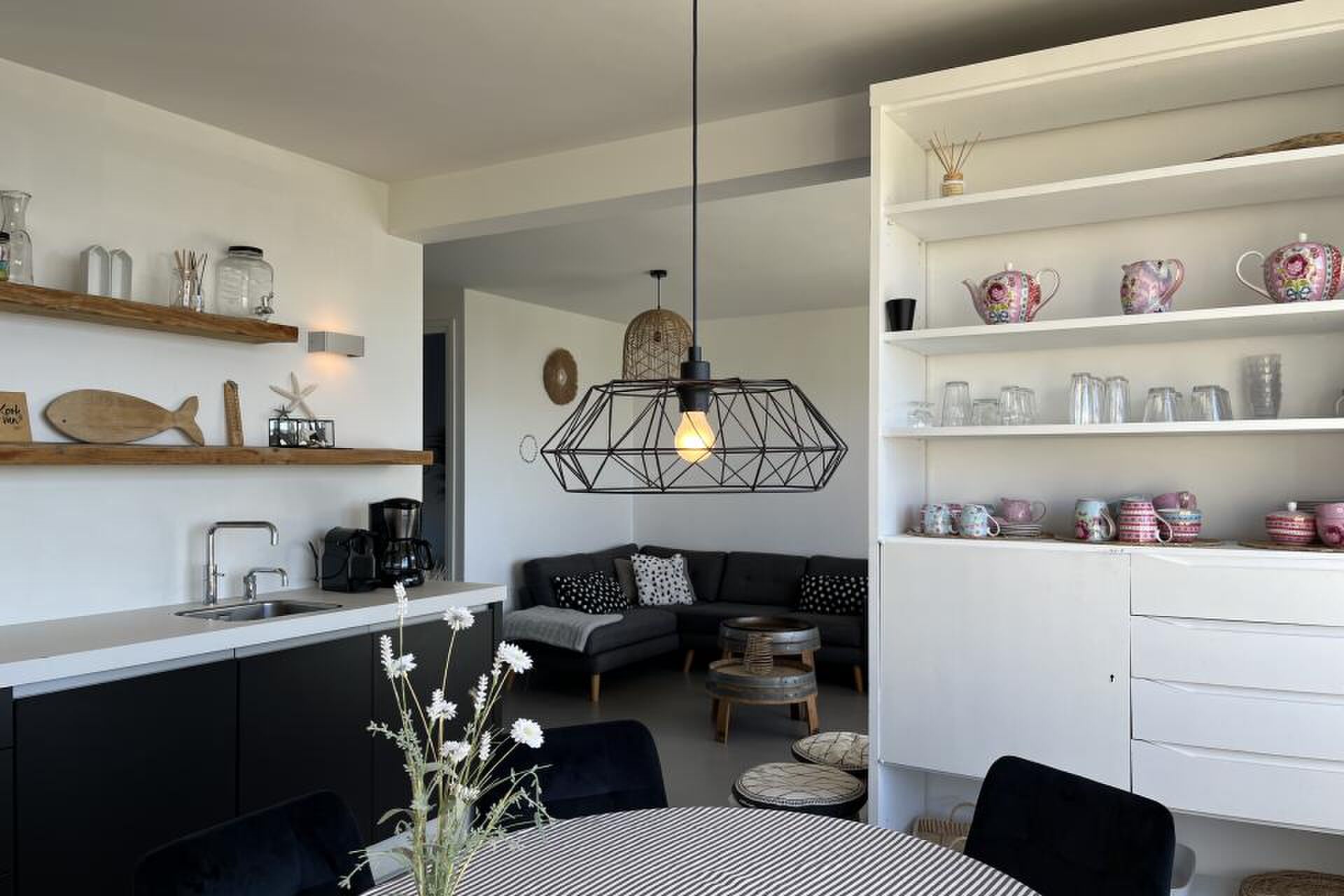 Liverpool-trainer Arne Slot verhuurt zijn Egmondse appartement aan het ...