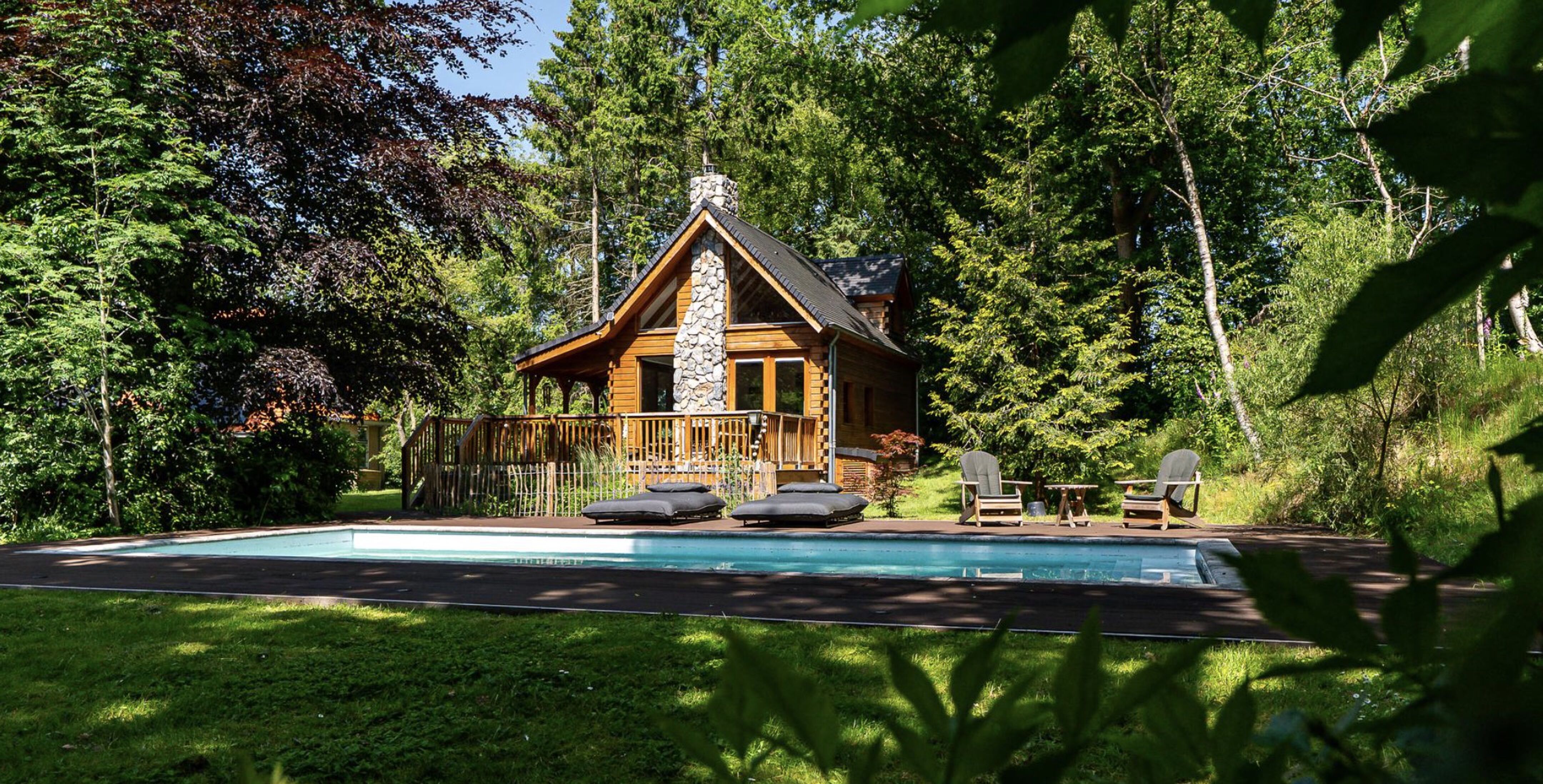 Arjen Lubach zet zijn boerderij in Friesland te koop