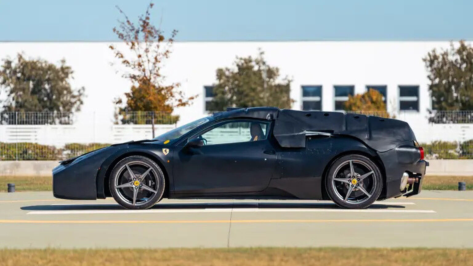 Zeldzaam Ferrari-prototype levert bij veiling ruim een miljoen op