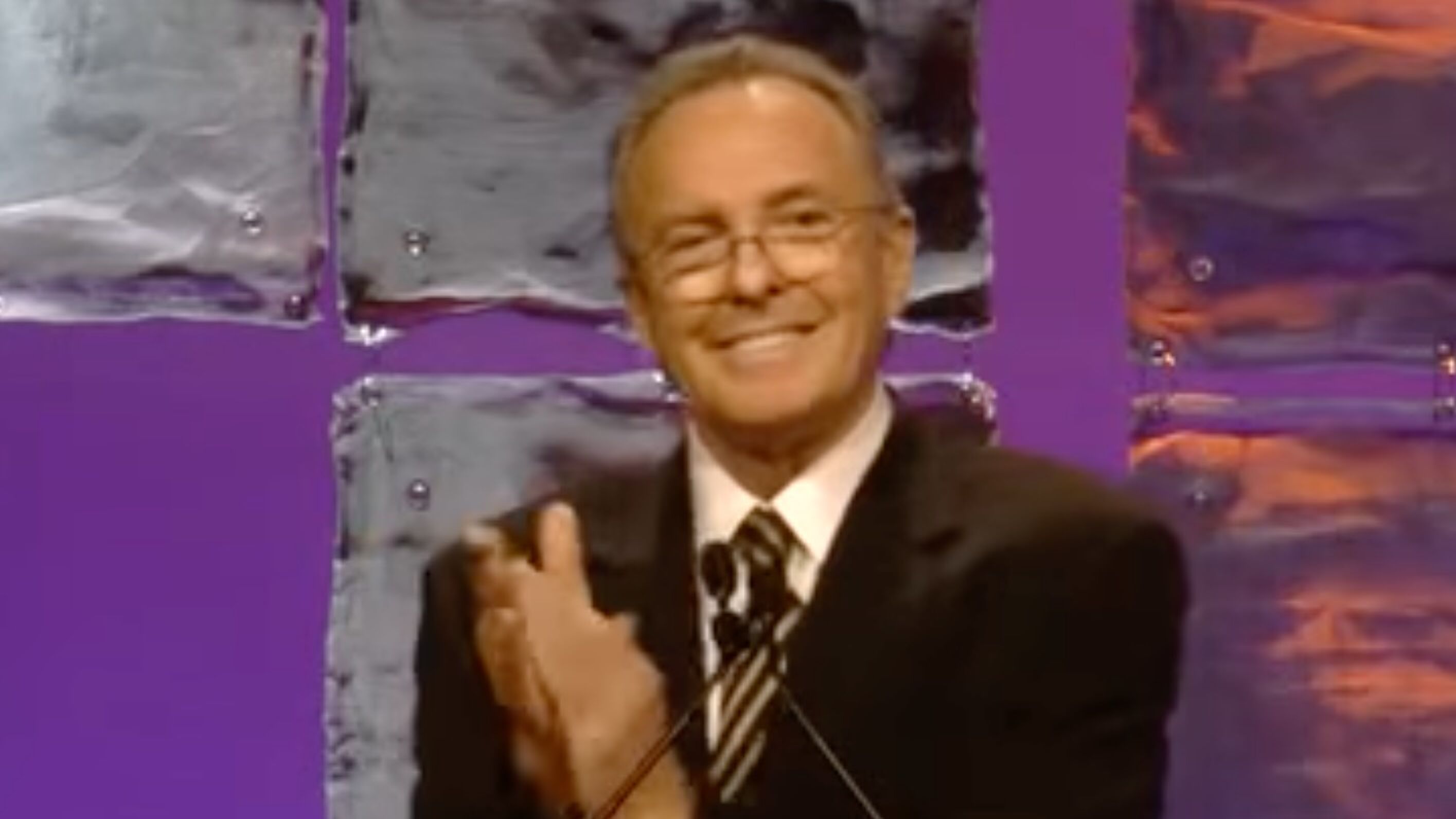 Miljardair Donald Bren 'onterft' zoon nadat deze oplichter blijkt