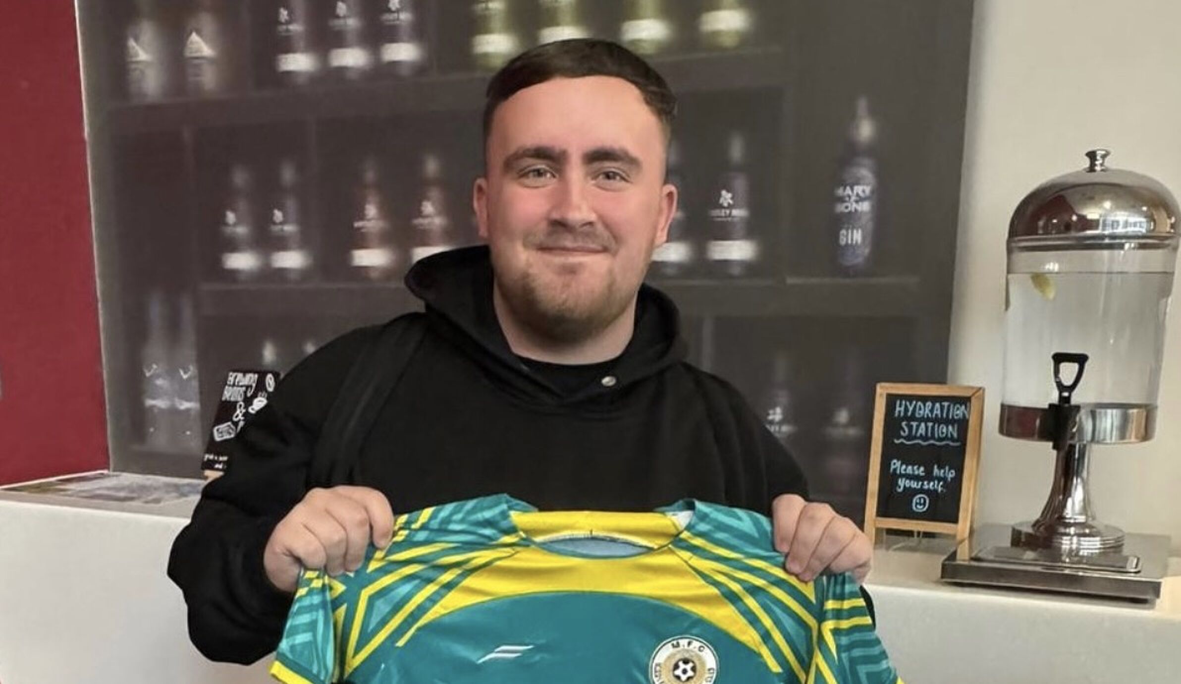 Darter Luke Littler (18) nu al multimiljonair door winst WGP