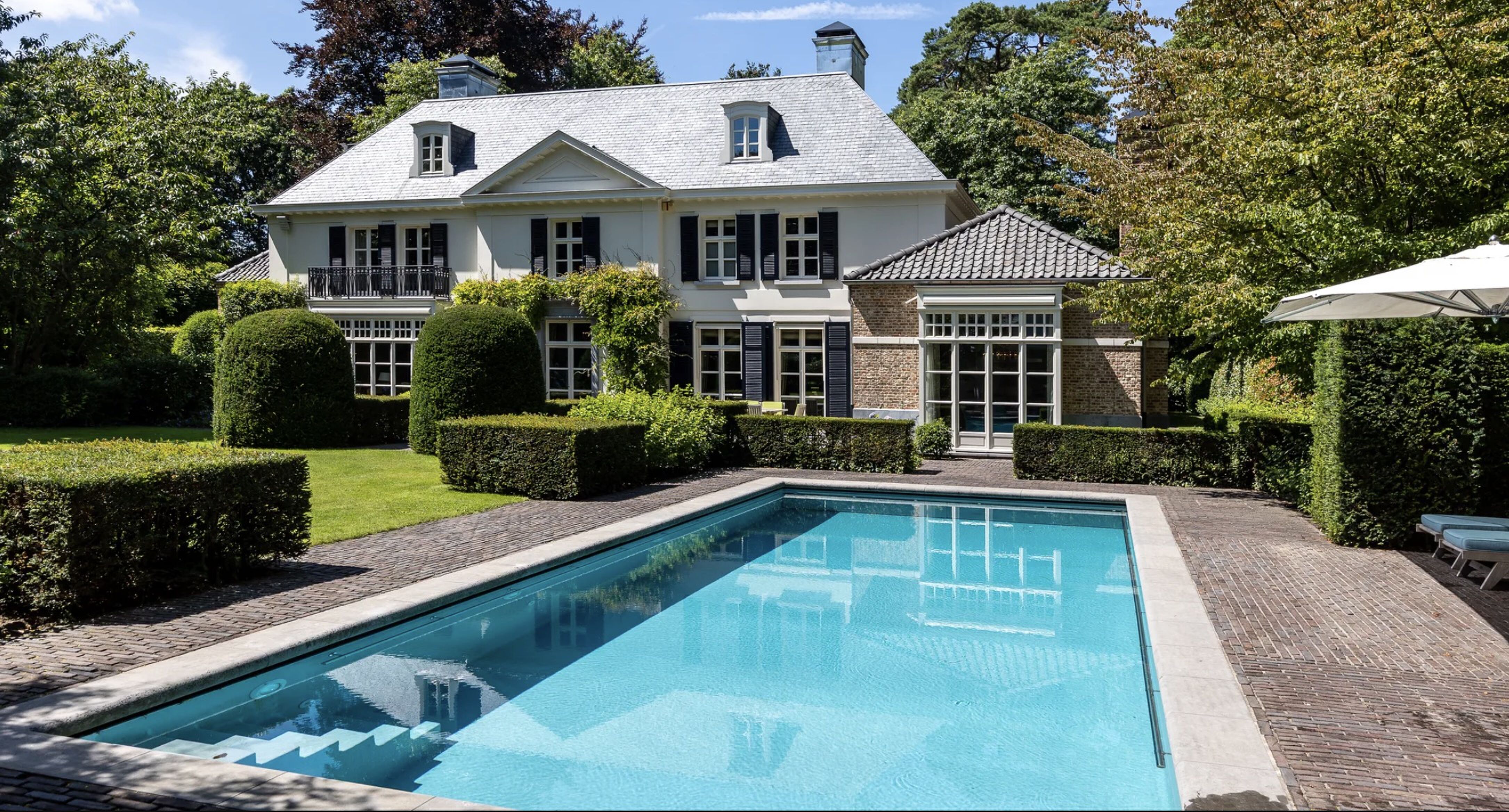 Landhuis met zwembad in Bilthoven kost € 5.650.000 op Funda