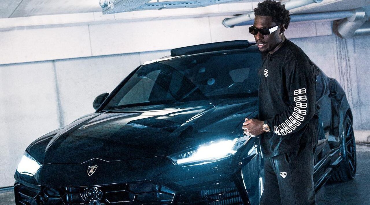 Nederlandse rapper Frenna koopt nieuwe Urban Lamborghini Urus - Pure Luxe