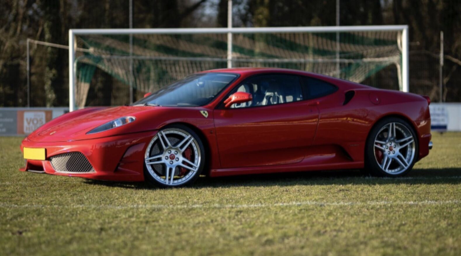 De Ferrari SF90 VX 'Darth Vader' is dé auto voor de Star Wars-fan